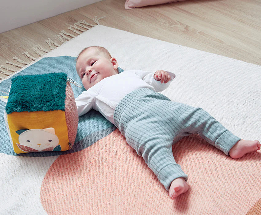 Newborn – My Small World Adventures